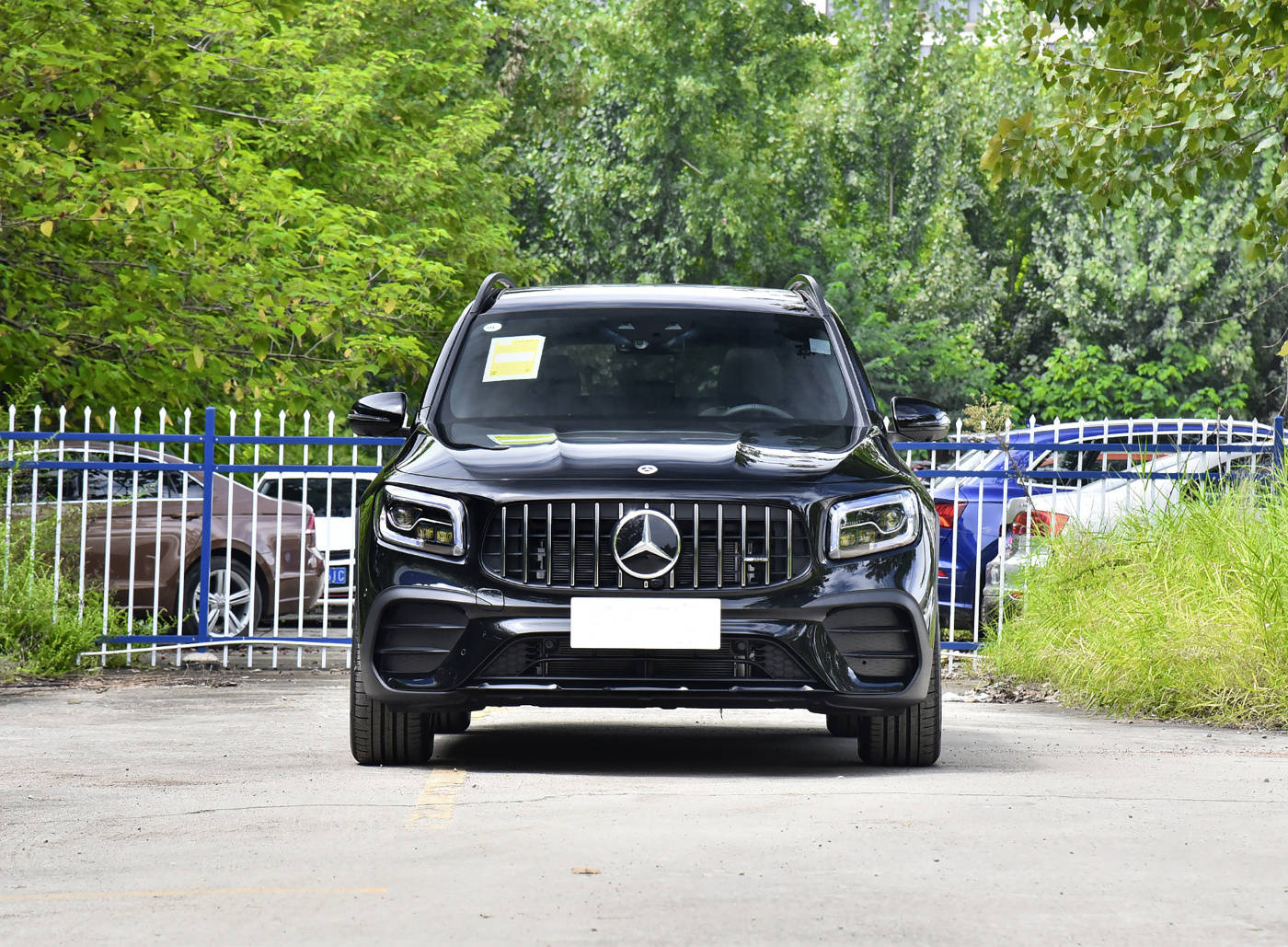 奔驰GLB AMG：2.0T可迸发306马力，7座需选装，优惠后40万出头_搜狐汽车_搜狐网