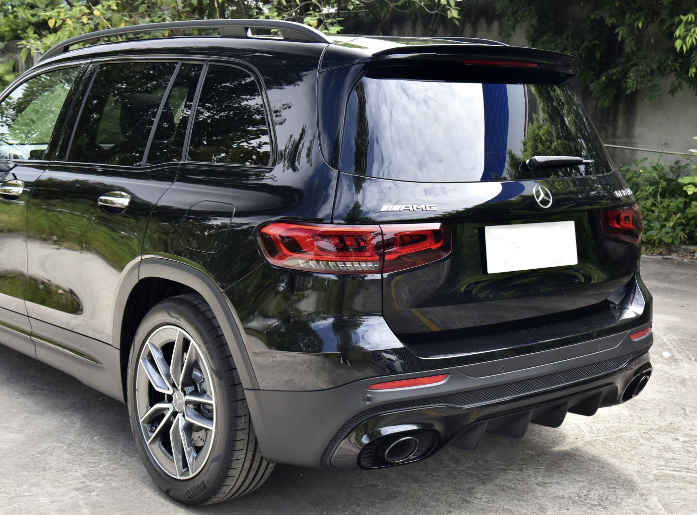 奔驰GLB AMG：2.0T可迸发306马力，7座需选装，优惠后40万出头_搜狐汽车_搜狐网