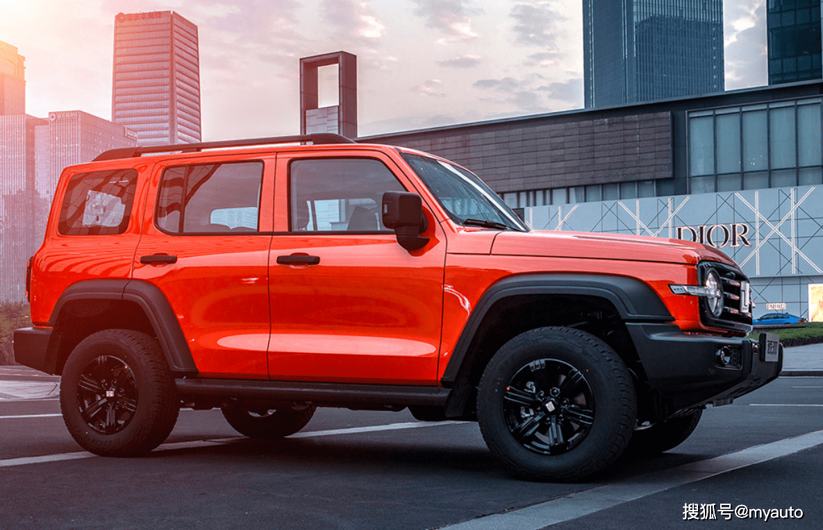 降级缠斗，不弱坦克500，BJ60的目标居然是坦克300?_搜狐汽车_搜狐网