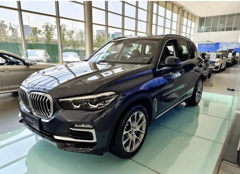 新款宝马X5实拍，造型更威猛，空间升级不输GLE，2.0T+8AT_搜狐汽车_搜狐网