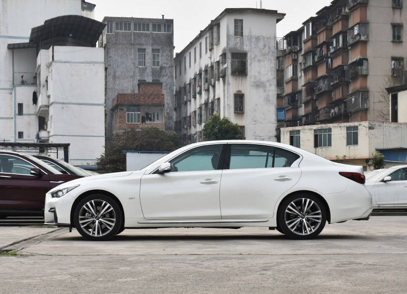 英菲尼迪Q50L：8年不换代，内饰老旧配置寒酸，难怪月销量仅177台_搜狐汽车_搜狐网