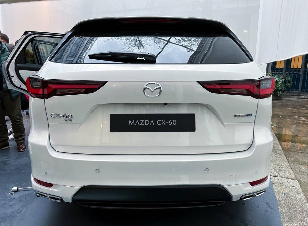 马自达跻身豪华品牌就靠它？全新CX-60实车曝光，后驱配六缸动力_搜狐汽车_搜狐网