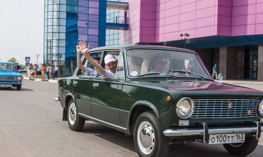 汽车圈：AvtoVAZ计划每周工作4天 持续3个月_搜狐汽车_搜狐网