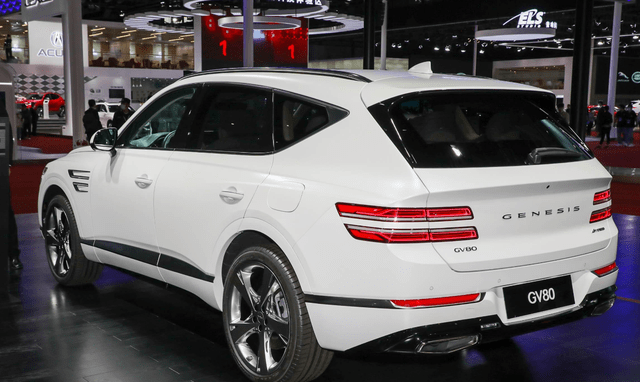 真豪华还是假样子？捷尼赛思GV80对标BBA，52.98万元起售_搜狐汽车_搜狐网