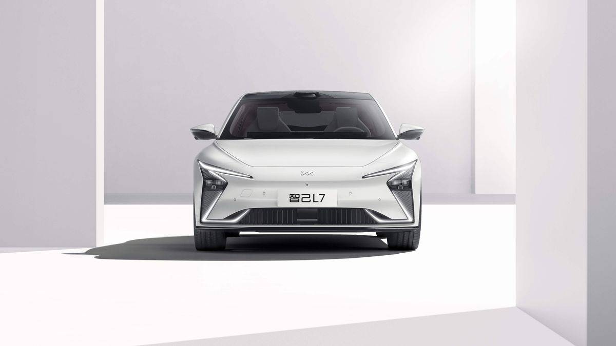 “新世界驾控旗舰”智己L7开启锁单，L7 Pro公布售价40.88万元_用户_汽车_动力