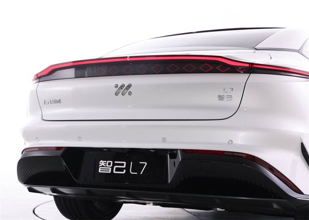 3.87秒破百，续航615km，40.88万的智己L7 正式上市_搜狐汽车_搜狐网