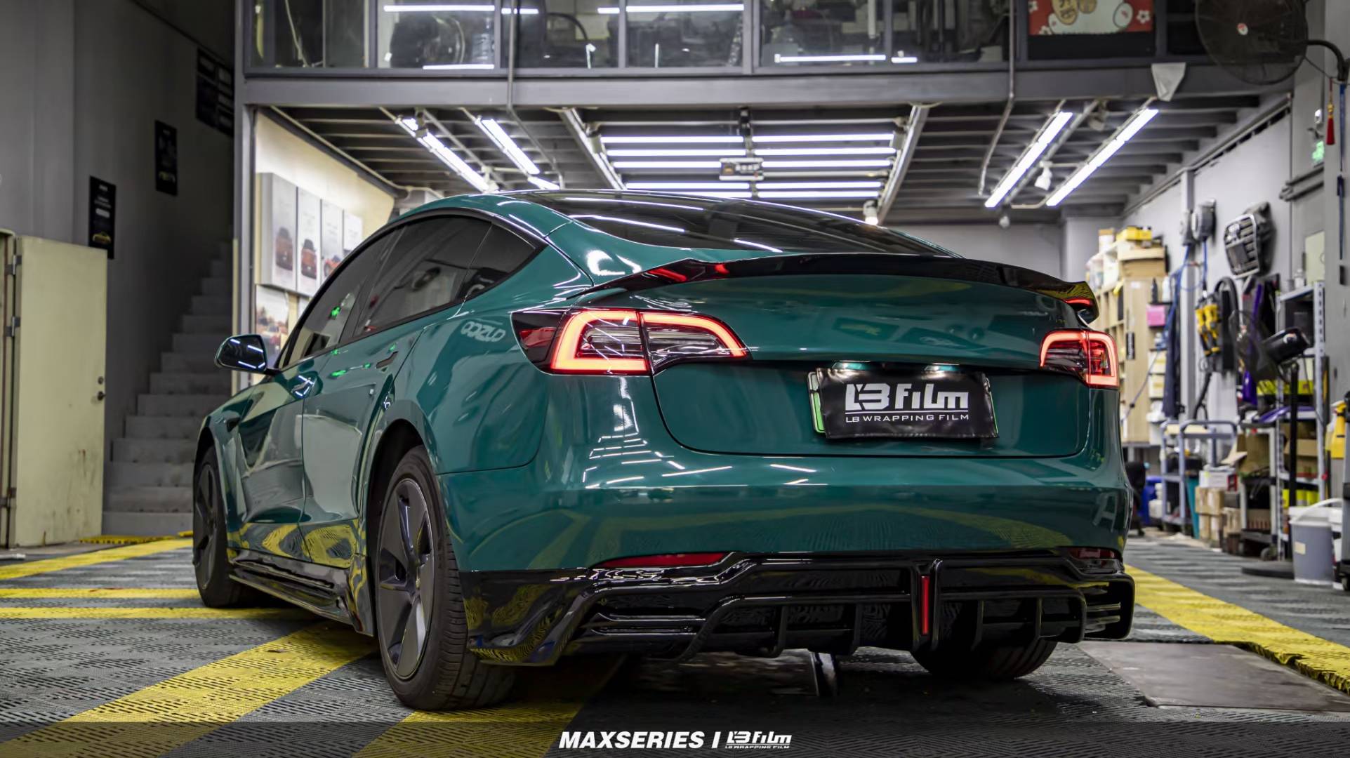 鲜活的颜色,魔性十足，LBFILM特斯拉MODEL 3地狱绿改色膜_搜狐汽车_搜狐网