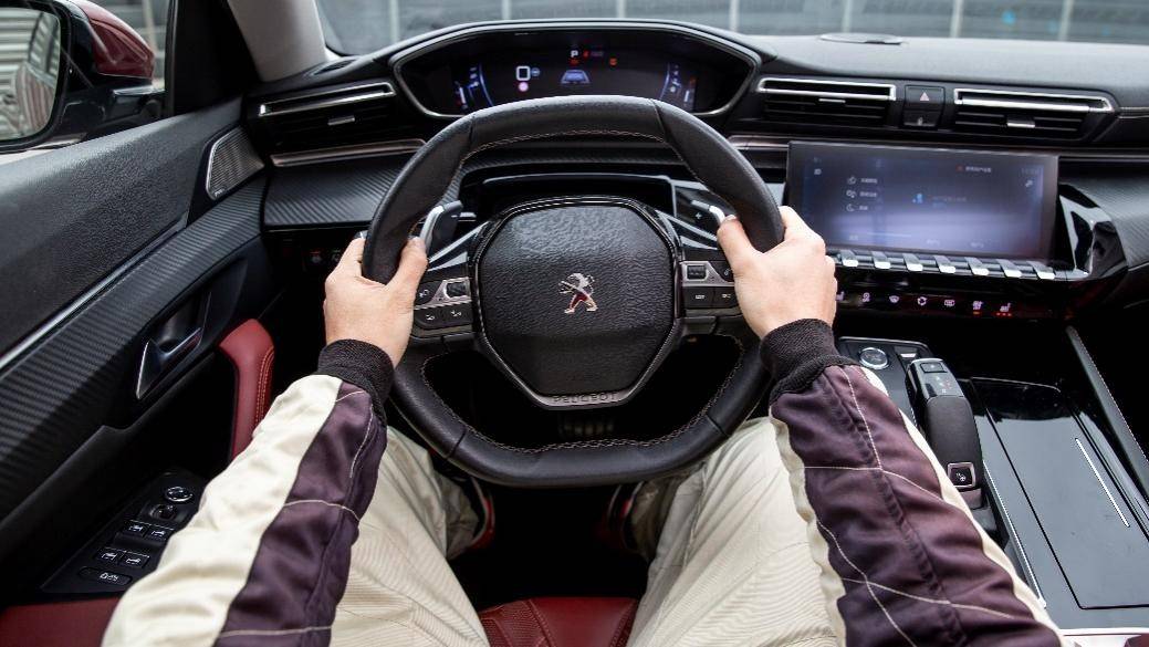 轻“装”上阵 赛道PK法拉利488 标致508L何以为赢？_搜狐汽车_搜狐网