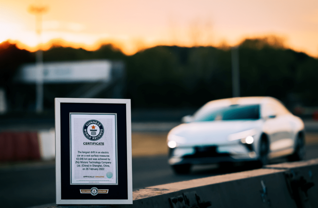 售36.88-40.88万元，续航615km，智己L7上市_搜狐汽车_搜狐网