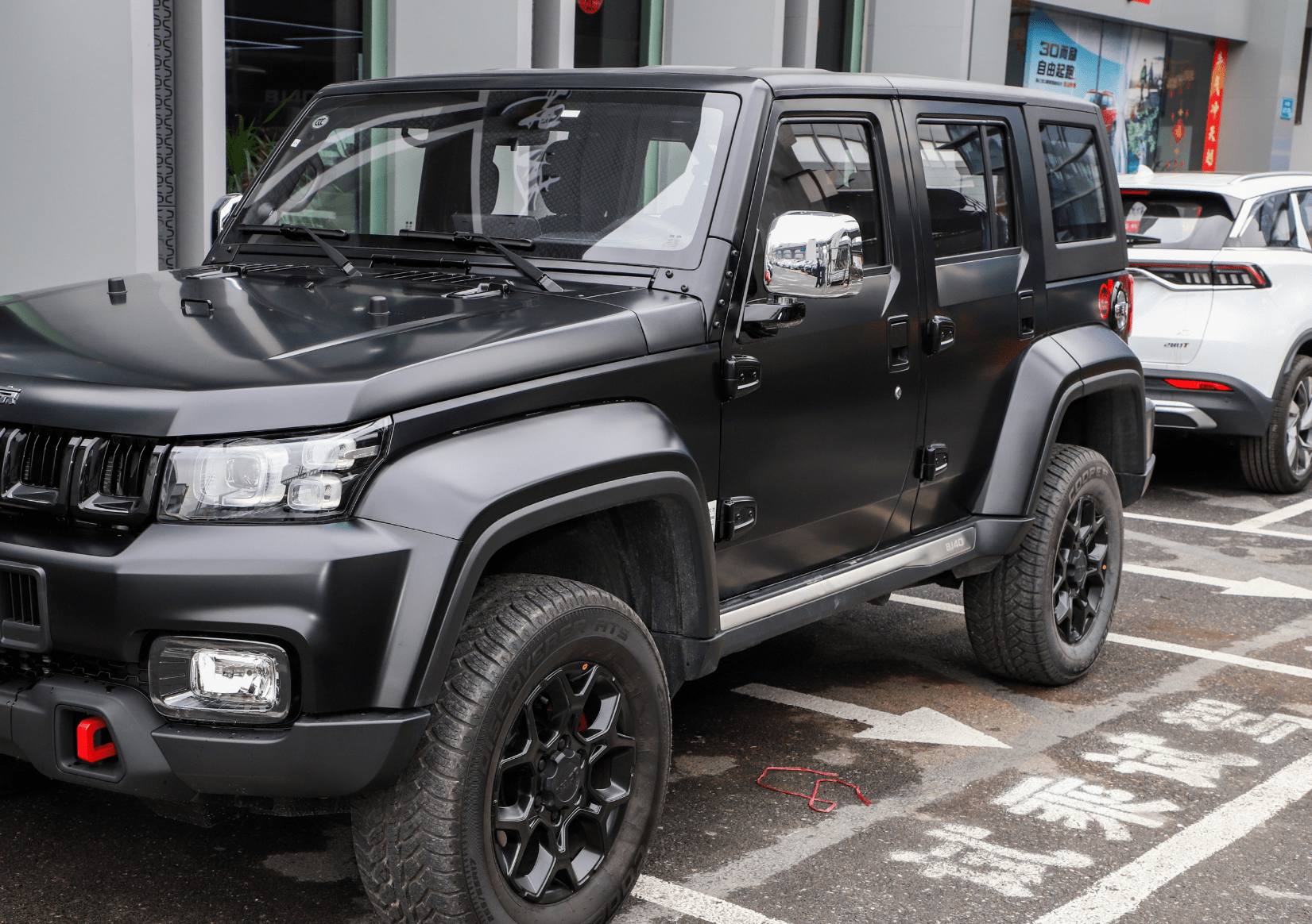 不用再等坦克300！续航1000km+三把锁，BJ40拿出越野“利器”_搜狐汽车_搜狐网