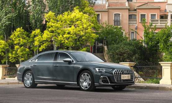 全新奥迪A8L Horch创始人版实力比迈巴赫S480不遑多让，一起来围观！_搜狐汽车_搜狐网