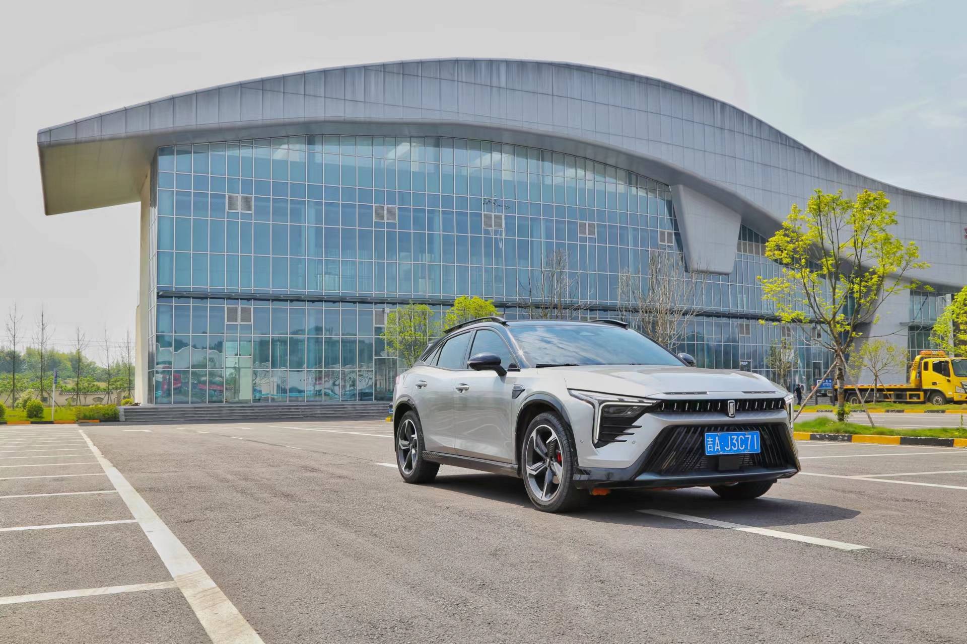 试驾奔腾B70S:轿跑造型很帅气，2.0T+6AT动力够足_搜狐汽车_搜狐网