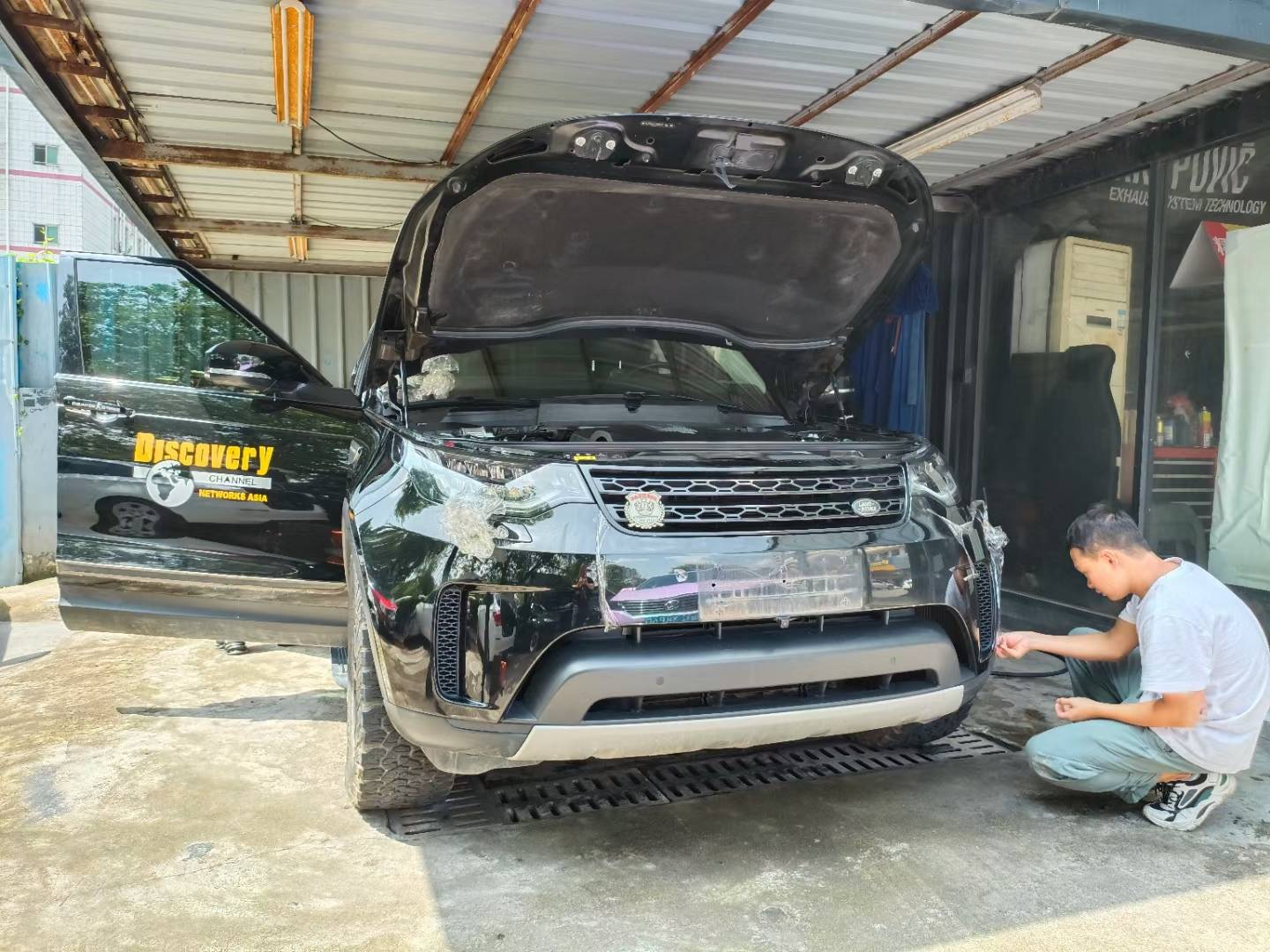 路虎换贴升级EVOMAX易玛隐形车衣 TPU-M95进行全防护_搜狐汽车_搜狐网