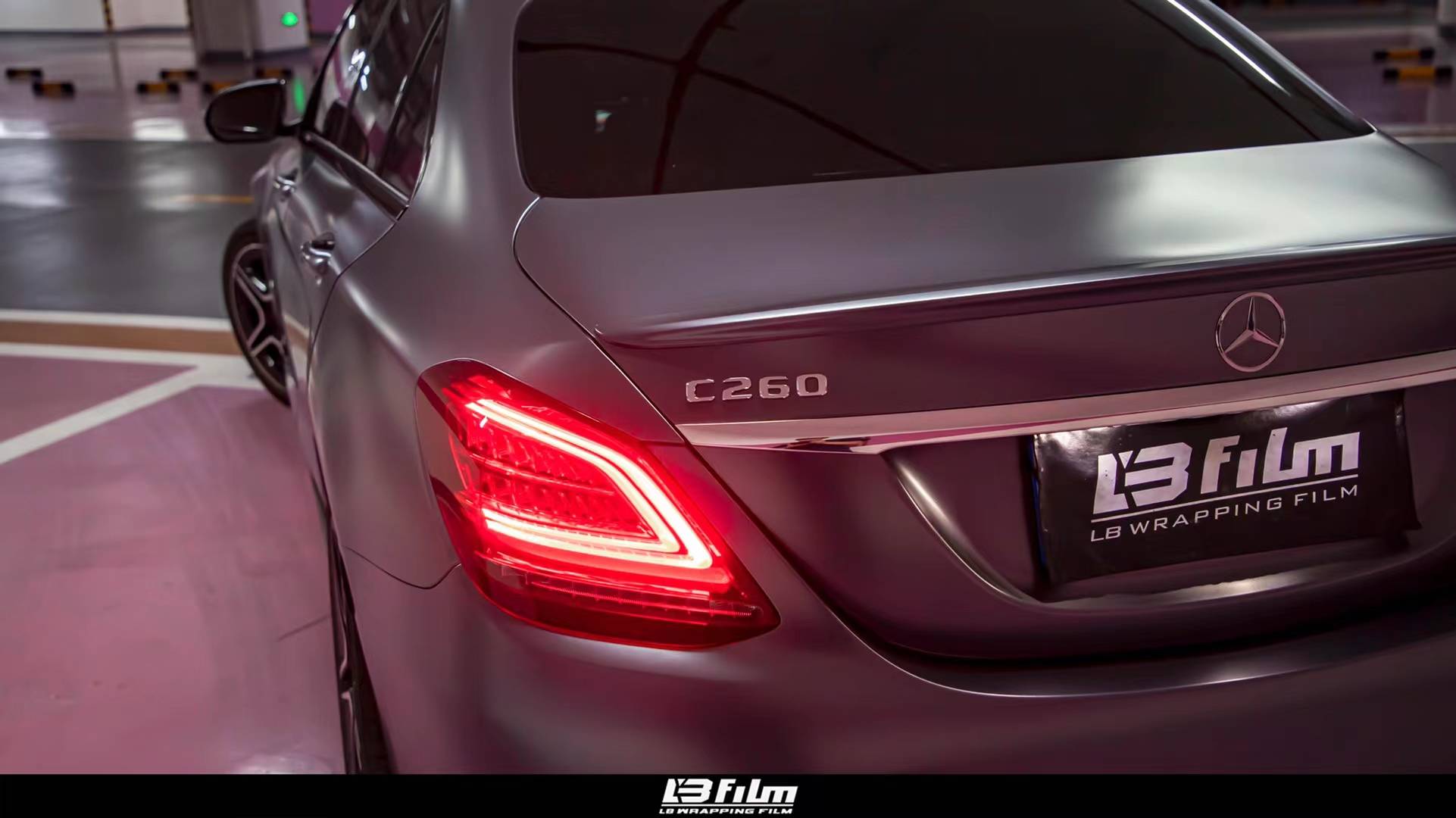 奔驰C260 - LBFILM改色膜电光金属午夜蓝_搜狐汽车_搜狐网