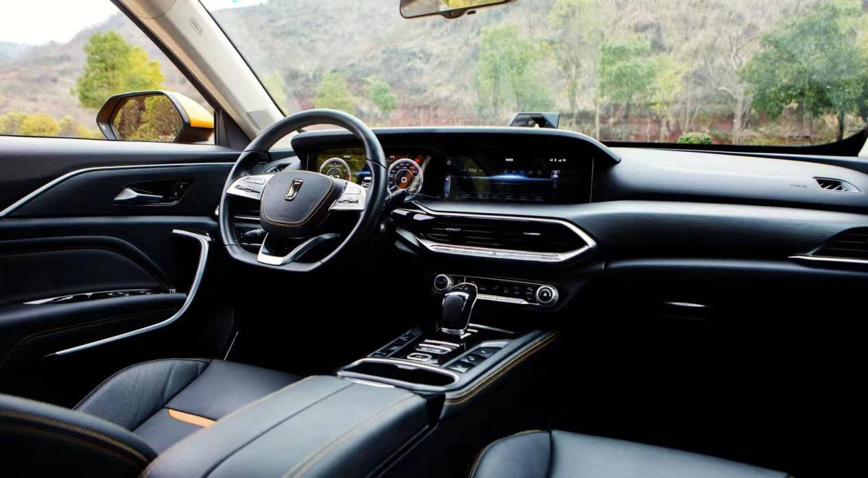 试驾一汽奔腾T77 Pro，换芯升级年轻人首选_搜狐汽车_搜狐网