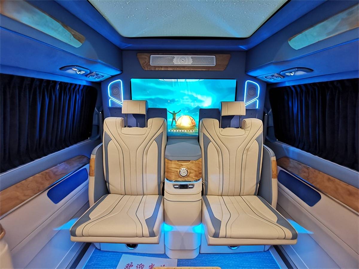 奔驰V260L高顶商务车降价！豪客V600全隔断4+2总裁座驾_搜狐汽车_搜狐网