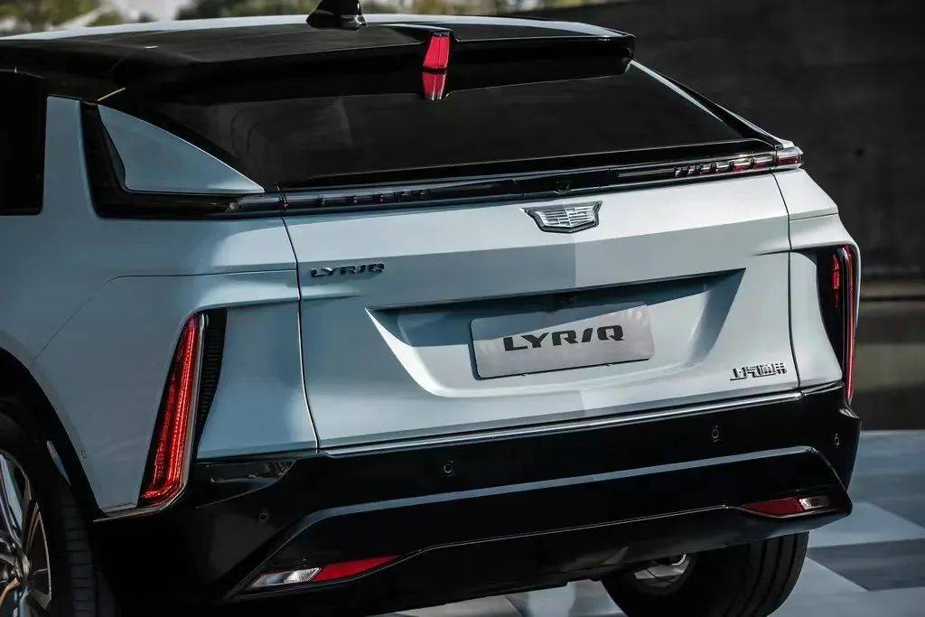凯迪拉克LYRIQ锐歌上市，43.97万元起售完虐蔚来ES8？_搜狐汽车_搜狐网