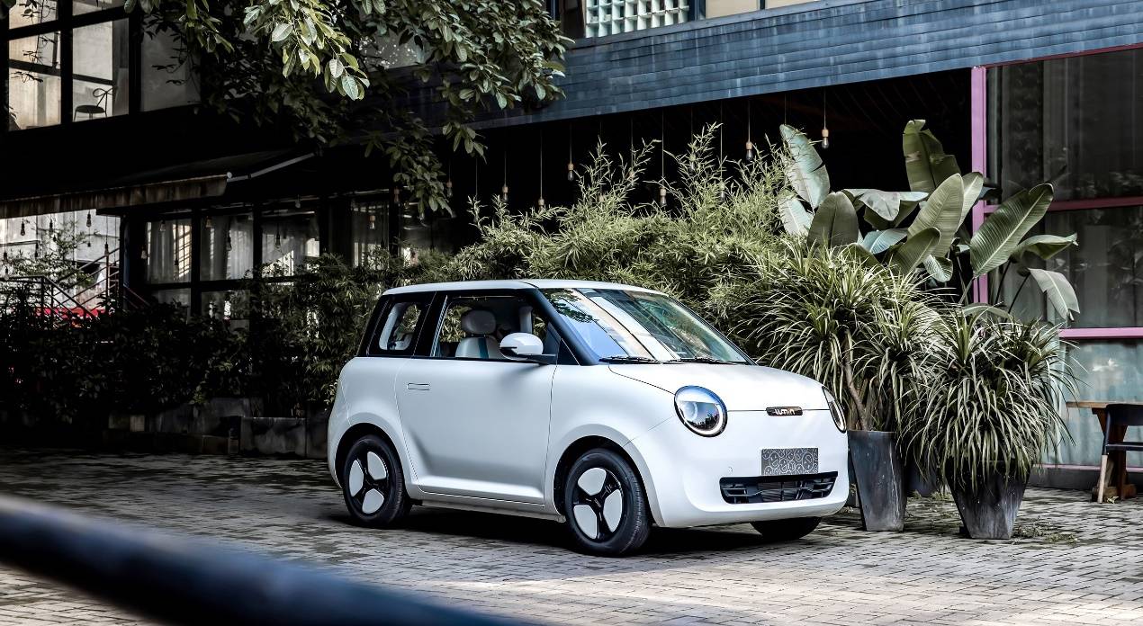 最长续航301公里 时尚又可爱，长安Lumin 4.89万起开售_搜狐汽车_搜狐网