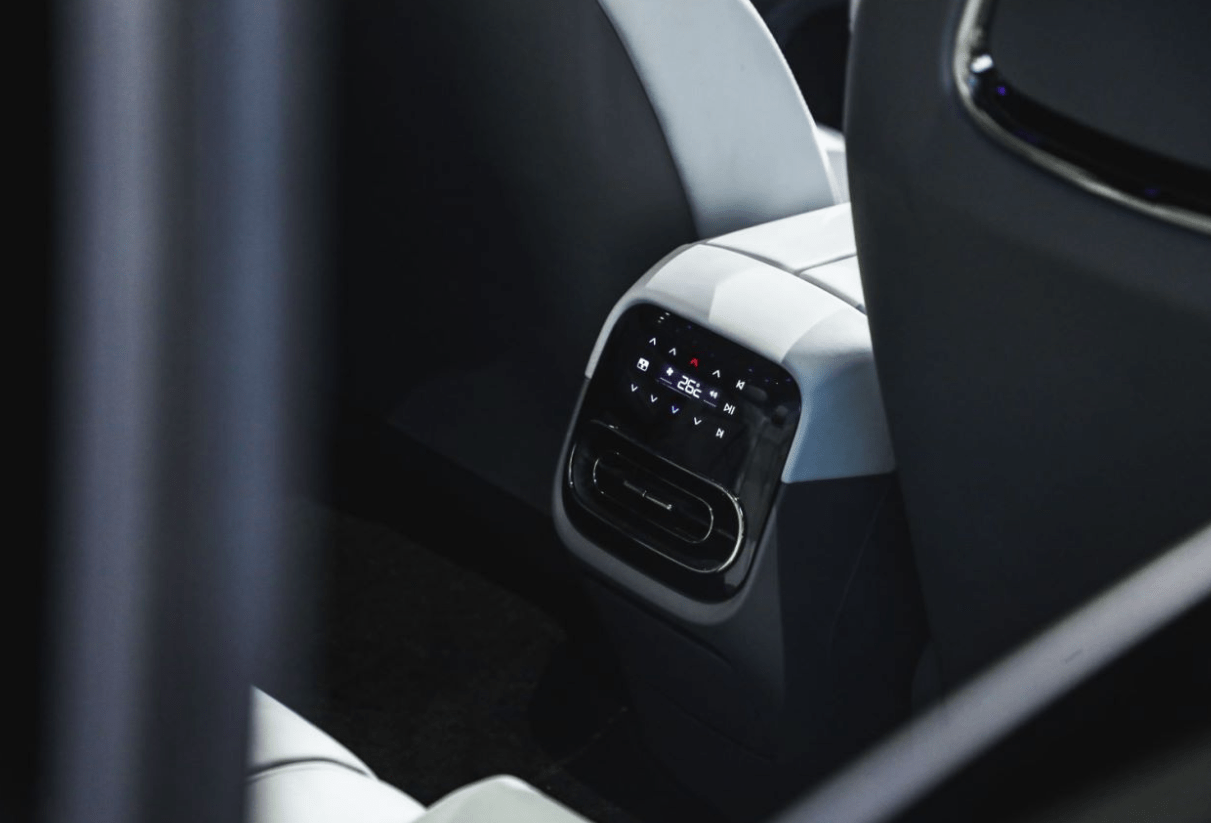 刚出道“一战成名”，连速度都是3.66s破百，717km续航，不输S级_搜狐汽车_搜狐网