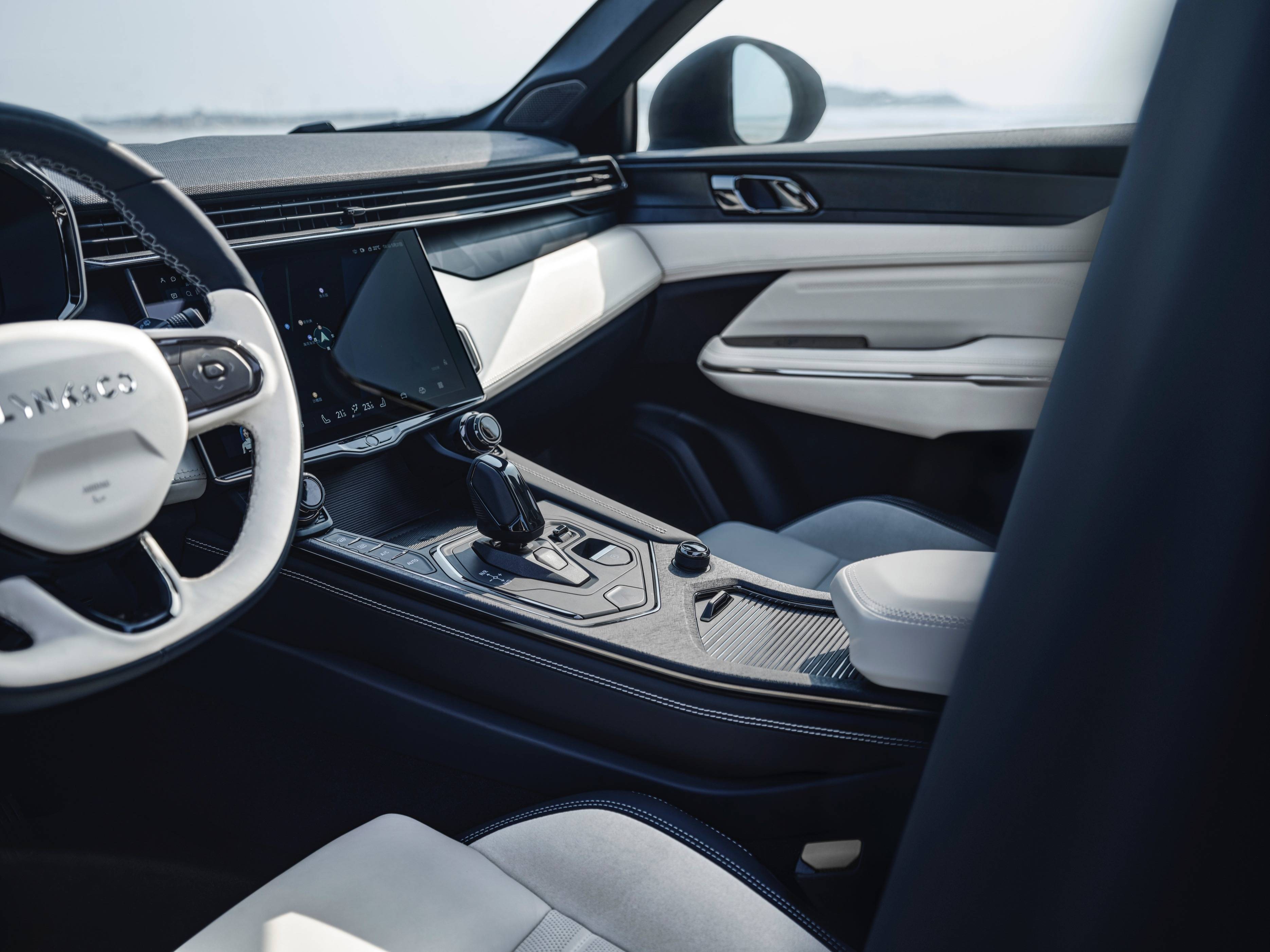 领克电混车型01EM-F 让您的出行随心所欲！_搜狐汽车_搜狐网