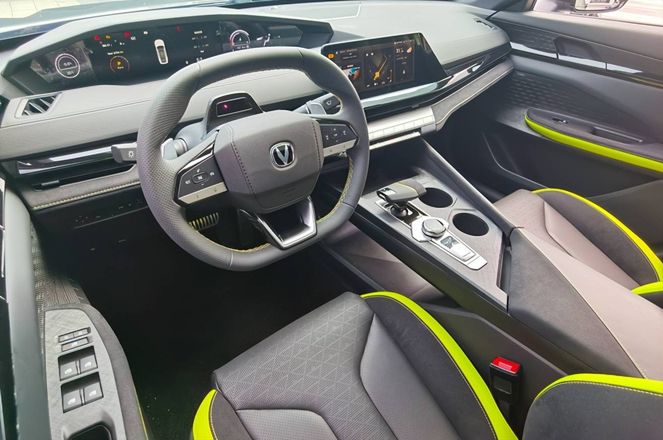 2.0T UNI-V实车，外观更战斗，233匹马力，比思域还能打？_搜狐汽车_搜狐网