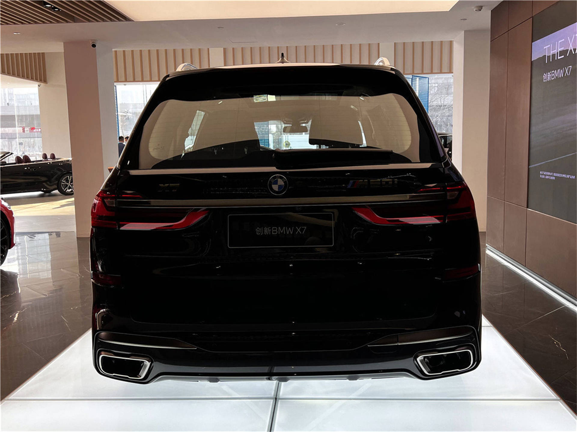 宝马X7顶配的M50i也降了，4.4T的大V8，现在掉到150万出头_搜狐汽车_搜狐网