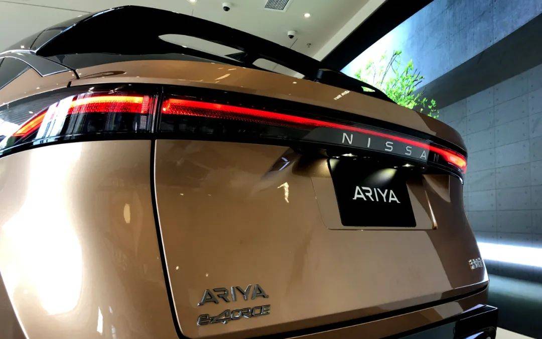 探店日产ARIYA，想给设计师加根鸡腿~_搜狐汽车_搜狐网