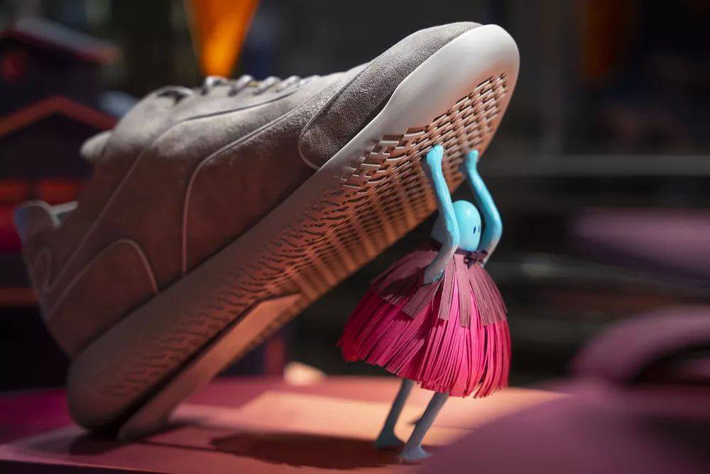 DJD design 分享 | 橱窗设计 —— 商业案例的艺术后花园_Faye_Bon_Mcleod