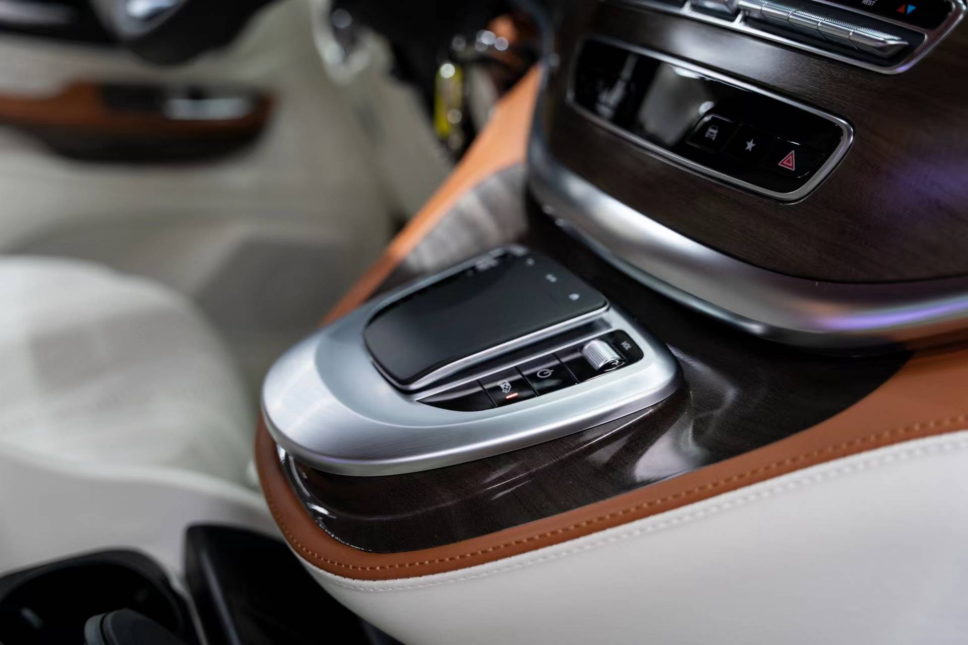 奔驰商务车VS980除了空间还有什么？它能否反应当今mpv改装市场？_搜狐汽车_搜狐网