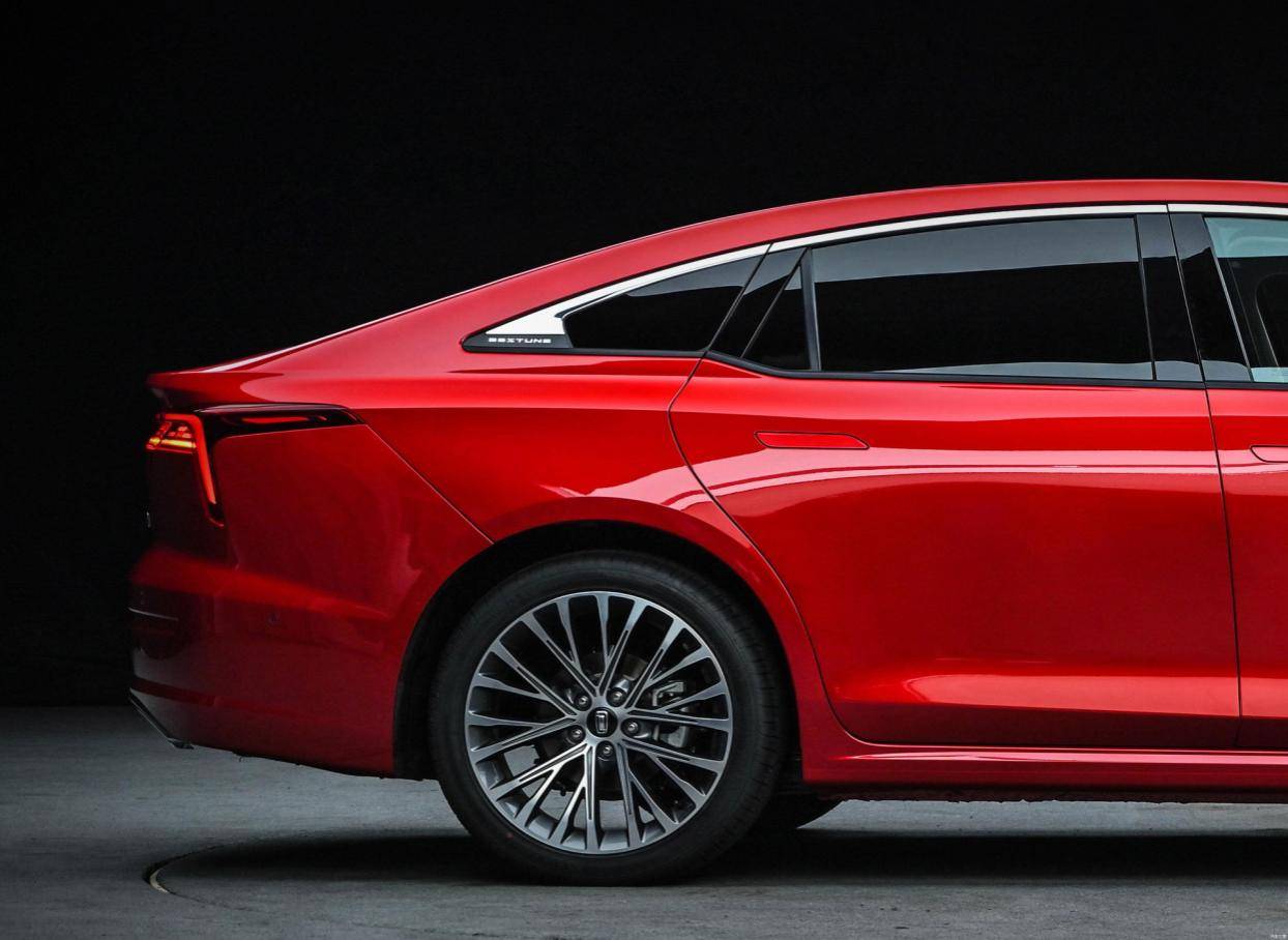 奔腾B70：亮点颇多，顶配不到14万_搜狐汽车_搜狐网