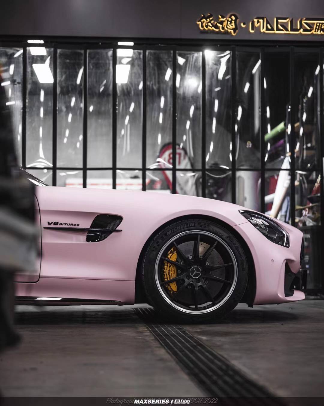 奔驰AMG GTR-LBFILM改色膜消光康乃馨粉,粉粉糯糯的好软萌_搜狐汽车_搜狐网