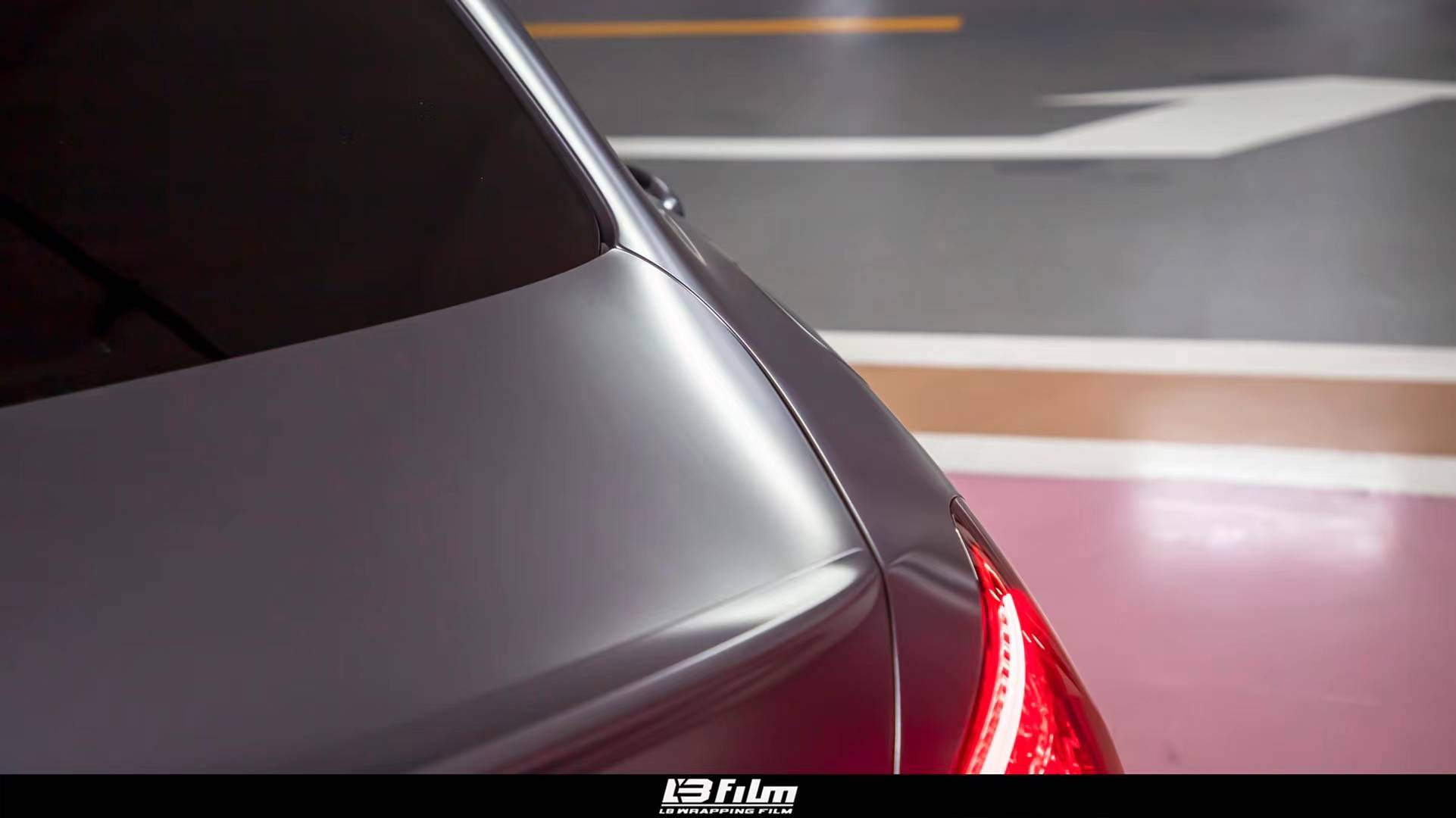 奔驰C260-LB改色膜电光金属午夜蓝,优雅柔和到融化的蓝_搜狐汽车_搜狐网