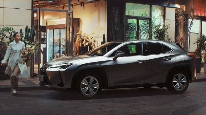 汽势推荐：雷克萨斯UX 260h焕新 全系标配大屏运动版双色车身_搜狐汽车_搜狐网