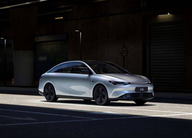 轴距达2.9米，全系后驱，长安深蓝SL03是15-20万的更优选？_搜狐汽车_搜狐网