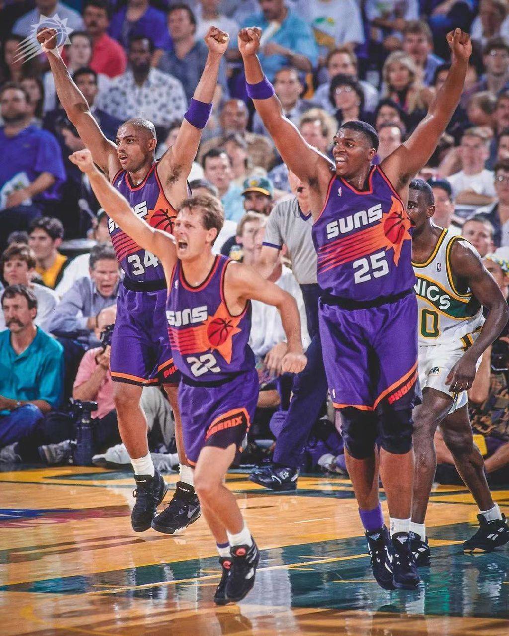 组图:致敬经典！太阳将启用巴克利时代复古球衣 -搜狐大视野-搜狐新闻