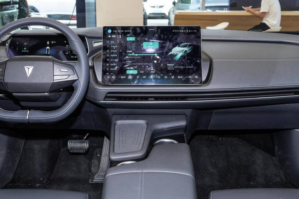 特斯拉Model 3的竞品，最高纯电续航705km，深蓝SL03产品力解析_搜狐汽车_搜狐网