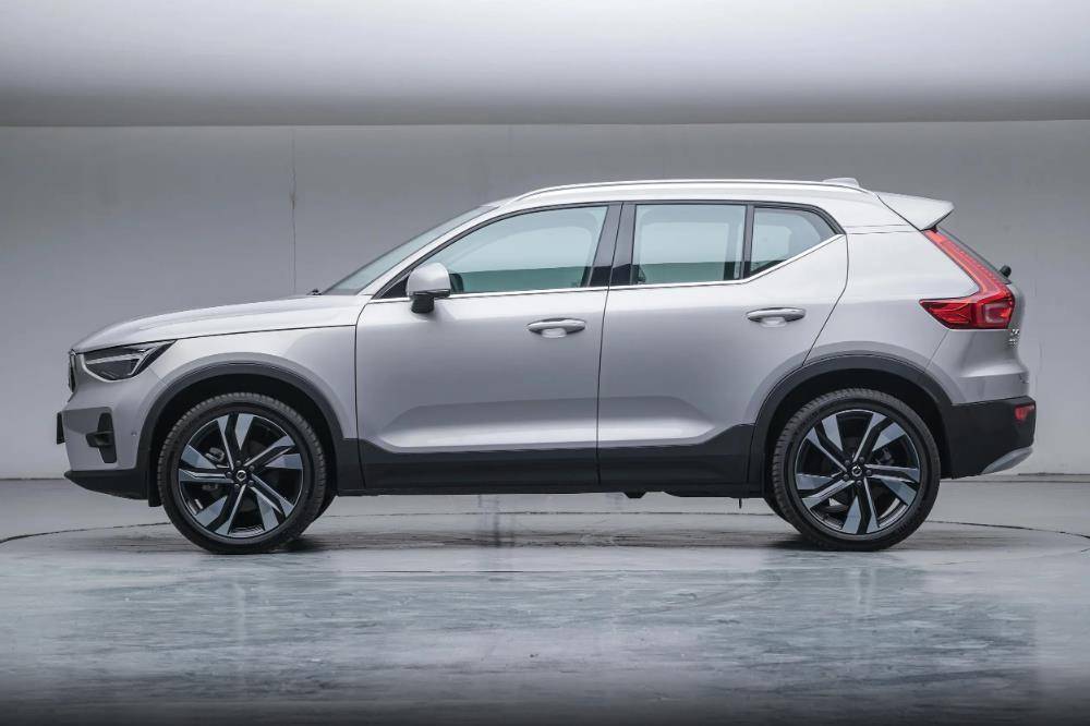 搭载2.0T+48V轻混，外观精干动感，内饰极简科技，实拍沃尔沃XC40_搜狐汽车_搜狐网