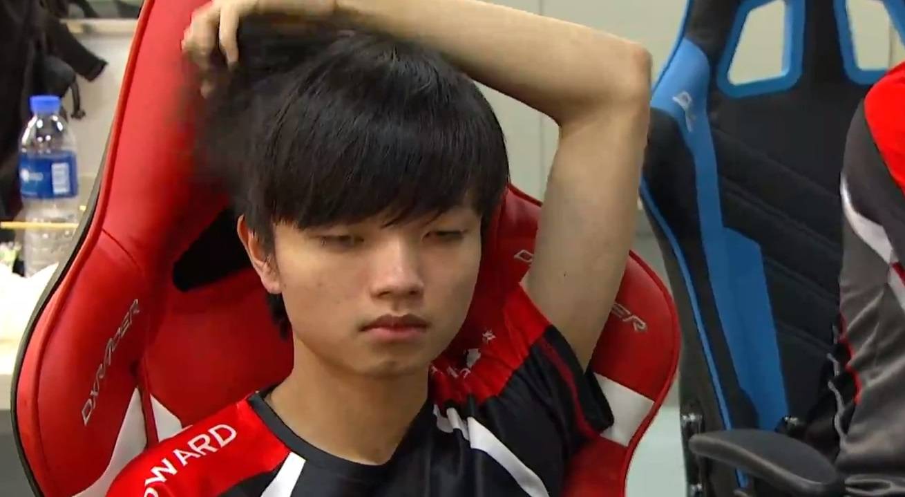 LPL：EDG天才少年无人要，出道即巅峰，因为不努力，导致失去工作_iBoy_选手_职业