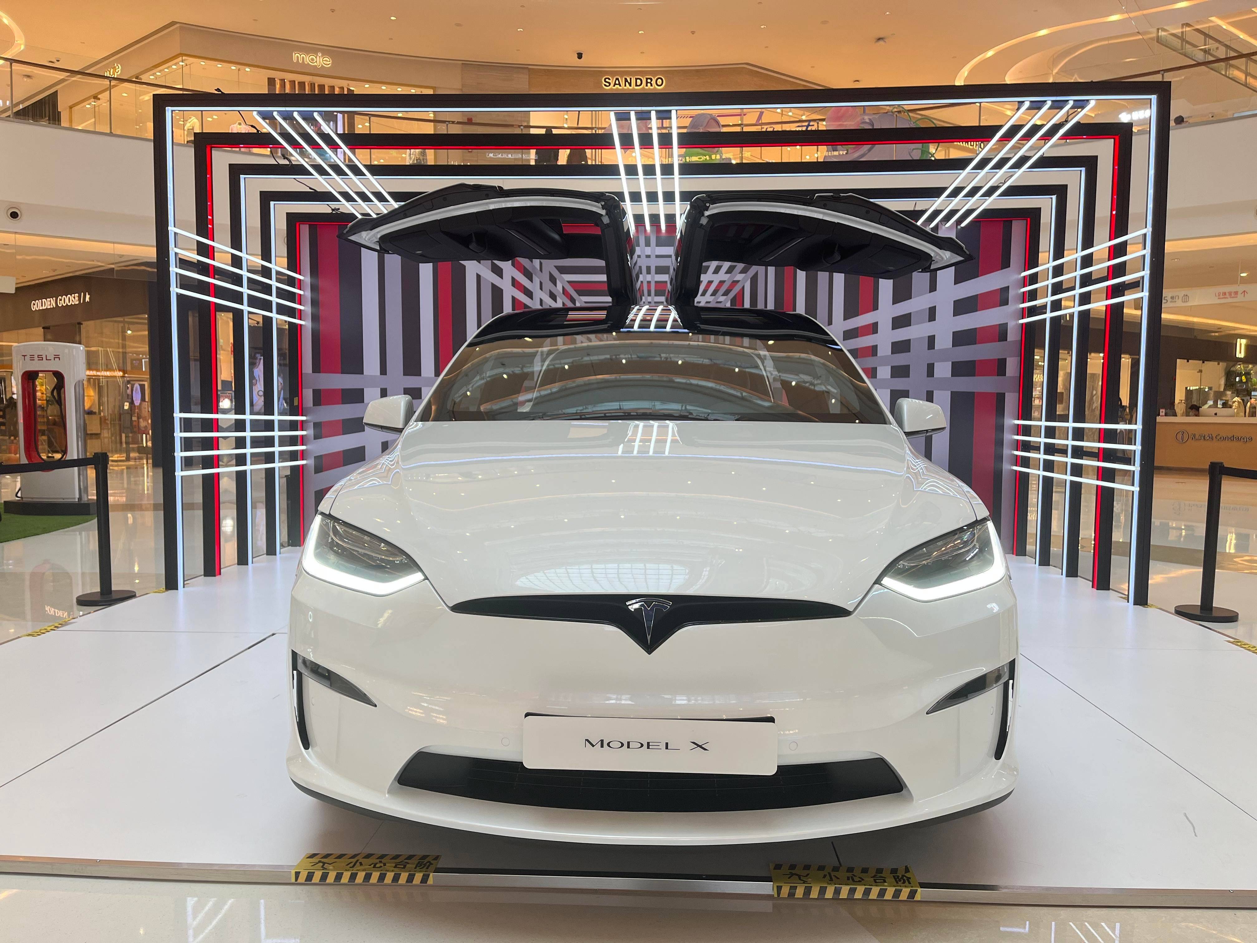 Model X Plaid郑州首秀 星星带你一睹风采_搜狐汽车_搜狐网