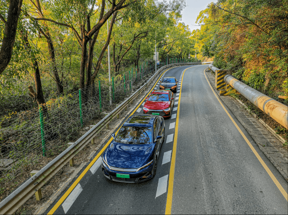 体验比亚迪DiSus-C电控主动悬架：智能、运动、舒适三者全面平衡_搜狐汽车_搜狐网