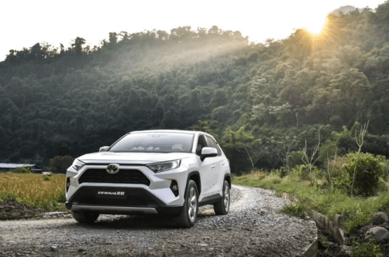 2023款星途凌云PK RAV4，国产与合资的又一巅峰对决！_搜狐汽车_搜狐网