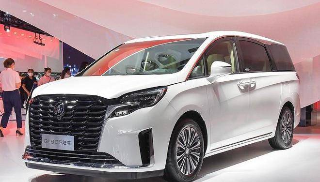 新款别克GL8家族上市，起售价为31.79万_搜狐汽车_搜狐网