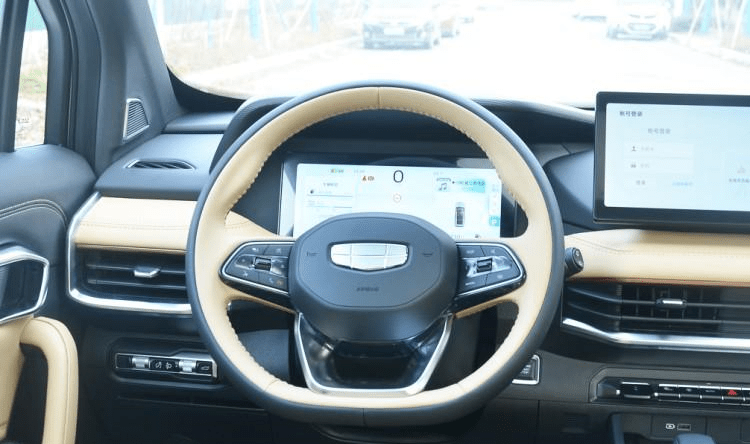 吉利最大的SUV，2.0T+七座，豪越L除了大还有什么？_搜狐汽车_搜狐网