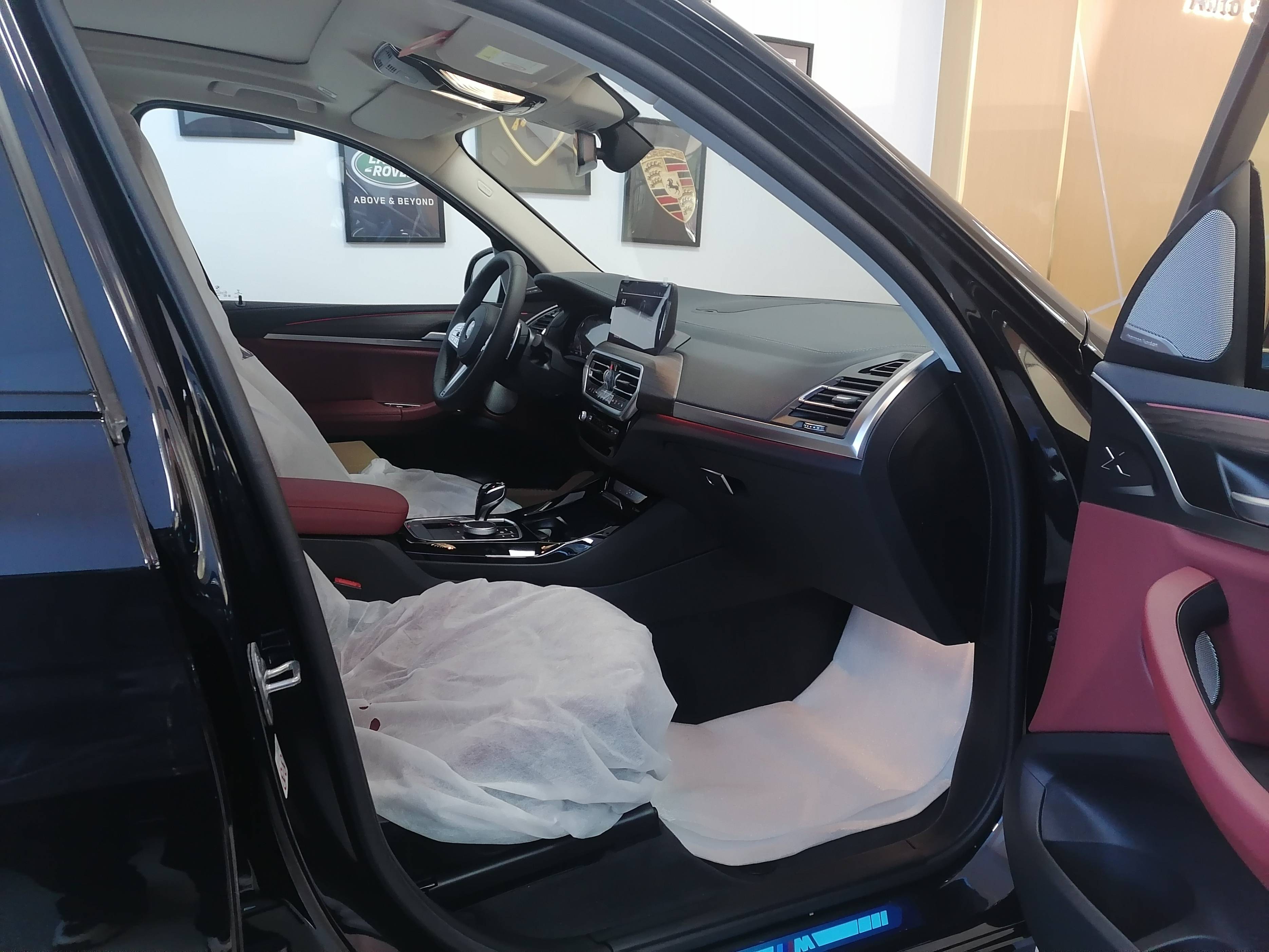 实拍：宝马“黑武士”SUV，2.0T+8AT+四驱，超大优惠，还看Q5L？_搜狐汽车_搜狐网