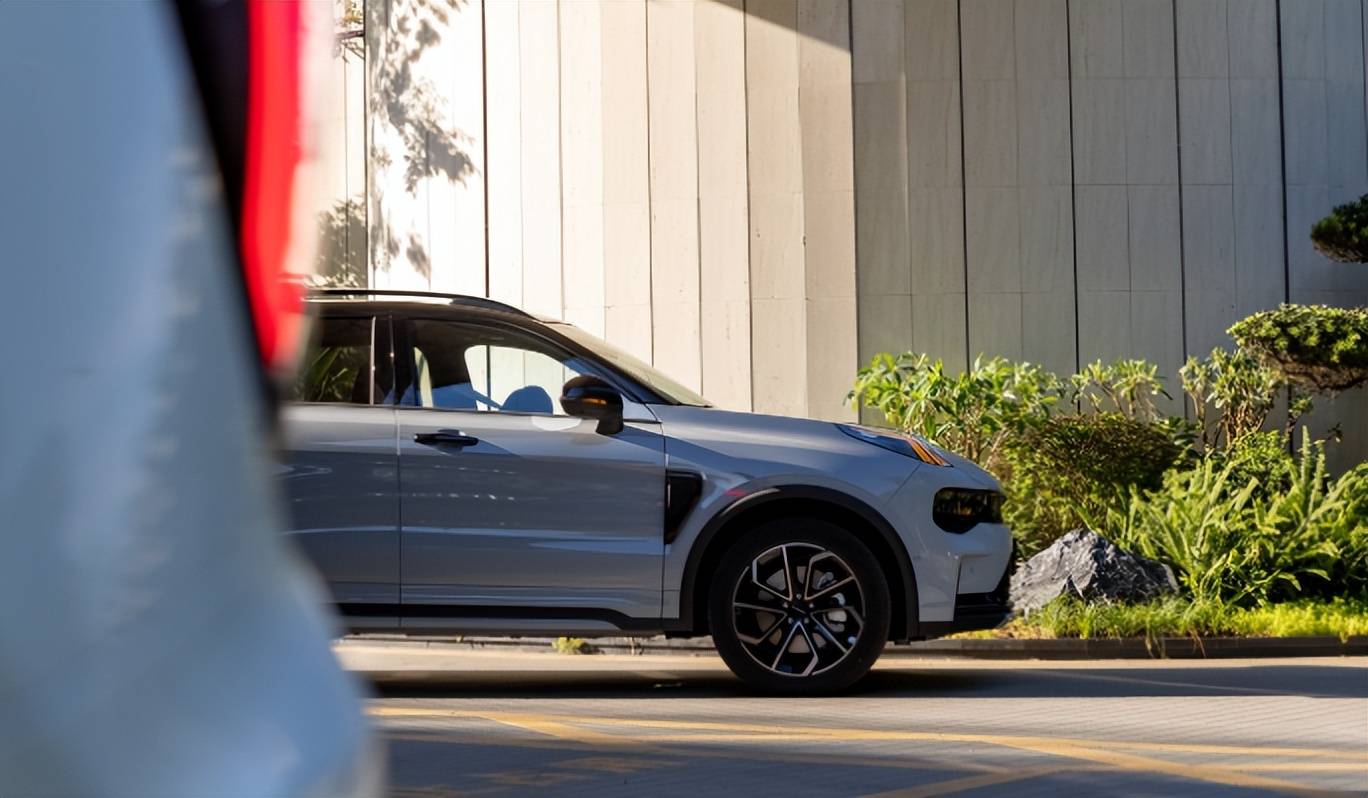 拥有领克01EM-P，冬季随时随地都能来一场氛围感露营_搜狐汽车_搜狐网