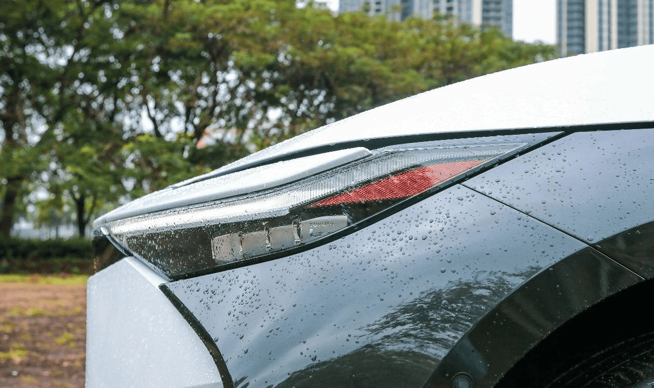在冬日的下雨天偶遇广汽丰田b4ZX_搜狐汽车_搜狐网