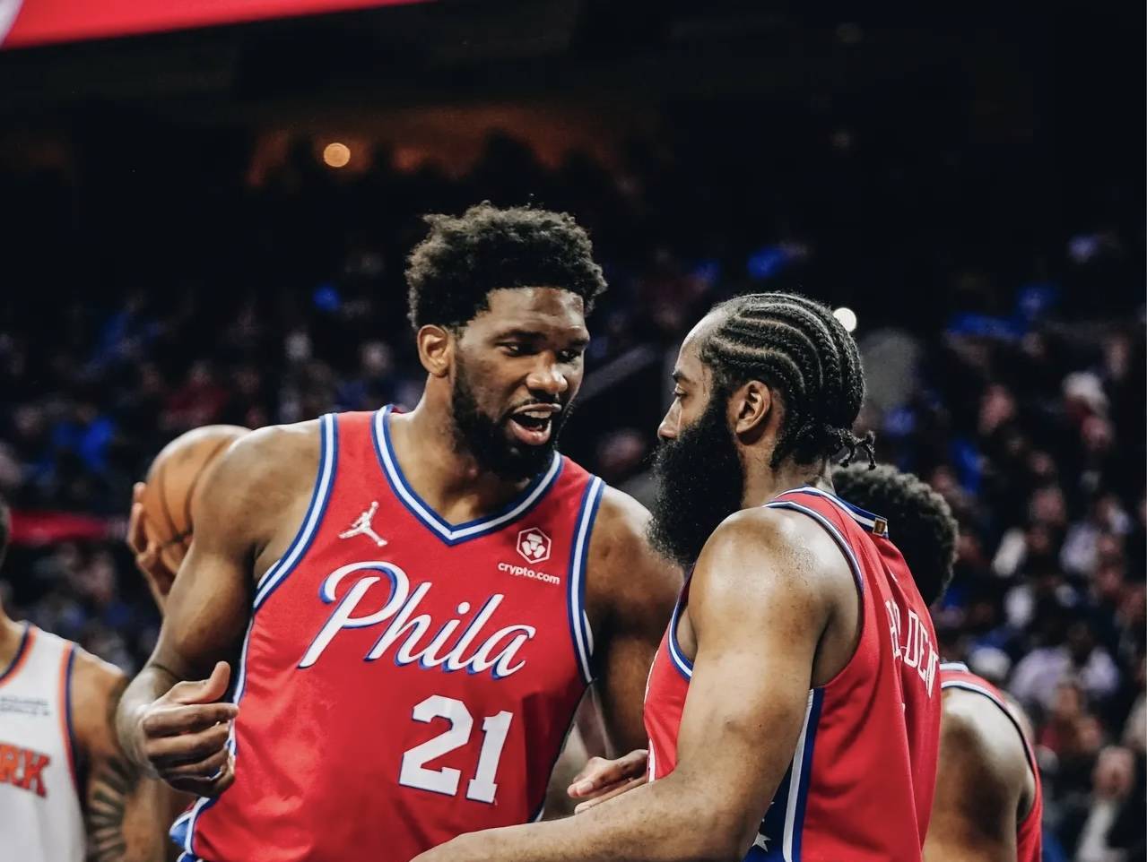 NBA ：76人队147比116胜活塞，球员表现一览，哈登16分12篮板15助攻_艾维_哈里斯