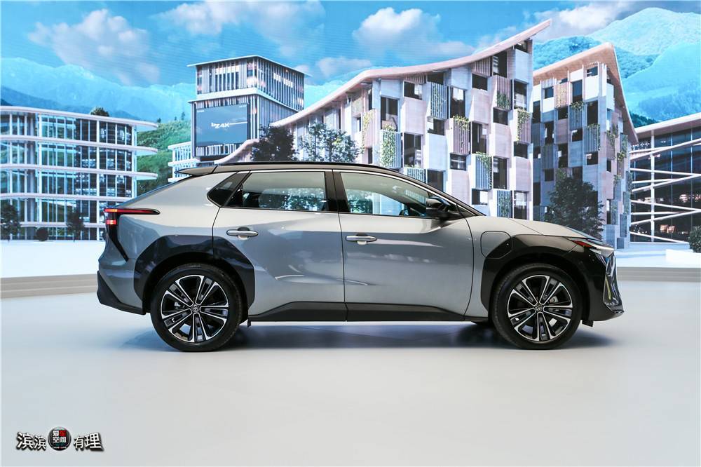 「 爱车空间 」潮酷智享的先行者 一汽丰田bZ4X带你回归热爱的生活_搜狐汽车_搜狐网