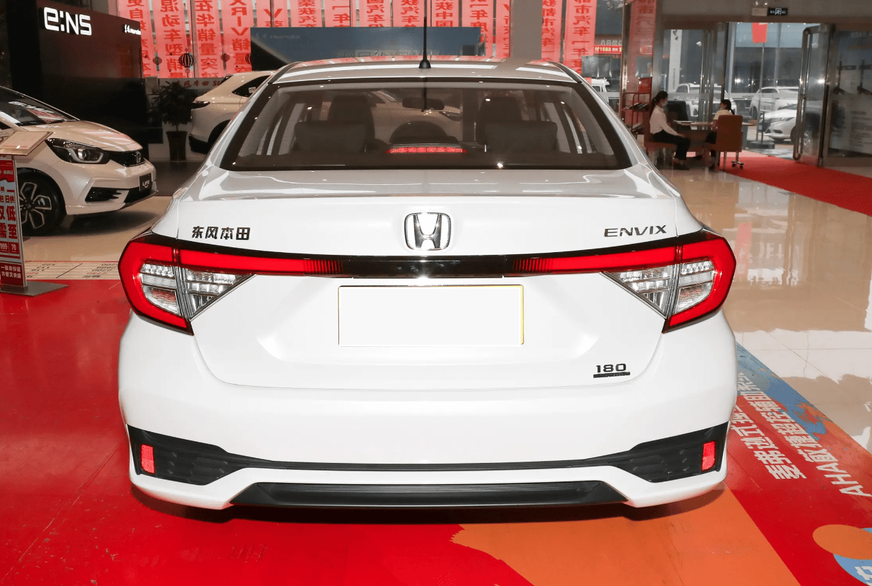 10万级的本田A+级运动轿车！高配混动，4.7个油，还看思域？_搜狐汽车_搜狐网