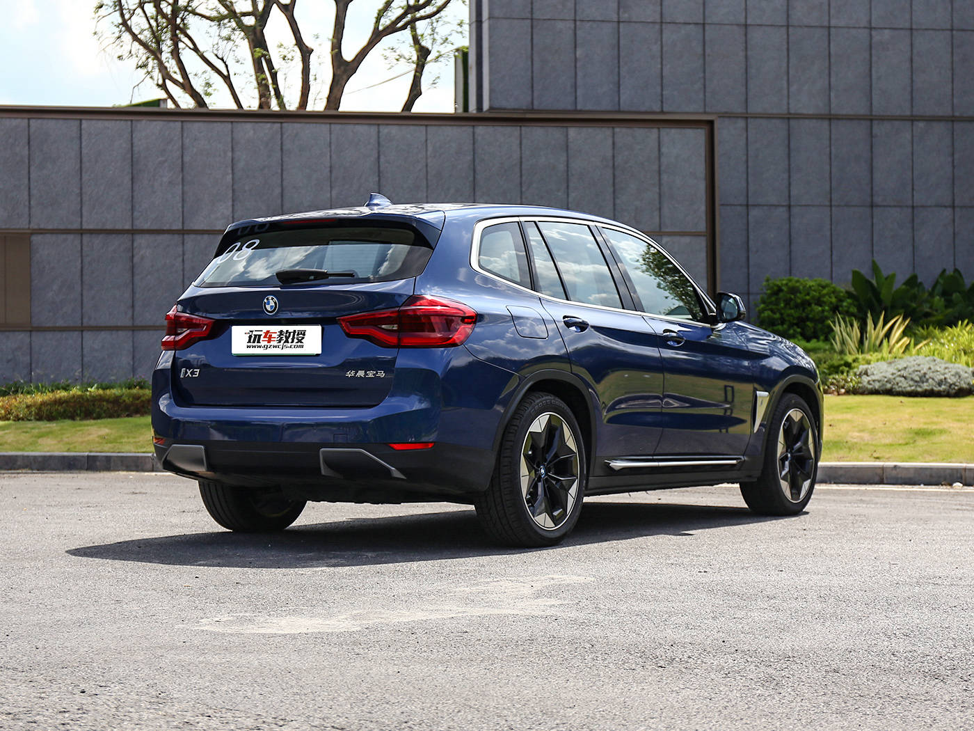 蔚来最大对手？30万+纯电SUV排行 这宝马好卖得离谱！_搜狐汽车_搜狐网